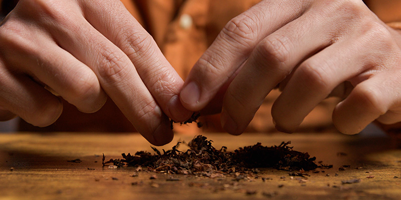 How to Prepare Cake-Cut Tobacco | Smokingpipes.com